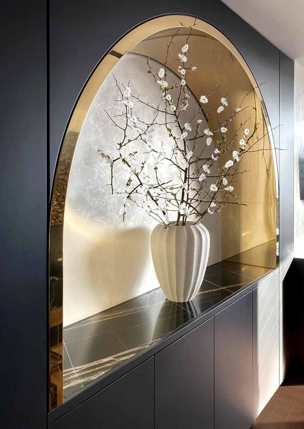 QUINN HANNUM LUXURY INTERIORS, GARDENS & FURNITURE