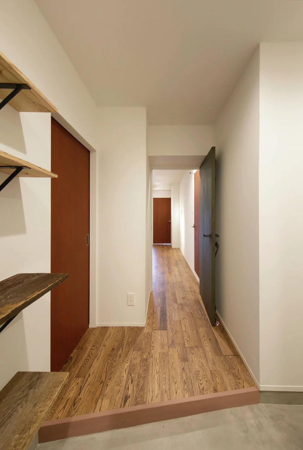 Koshigoe Architects - plasum (Renovation)