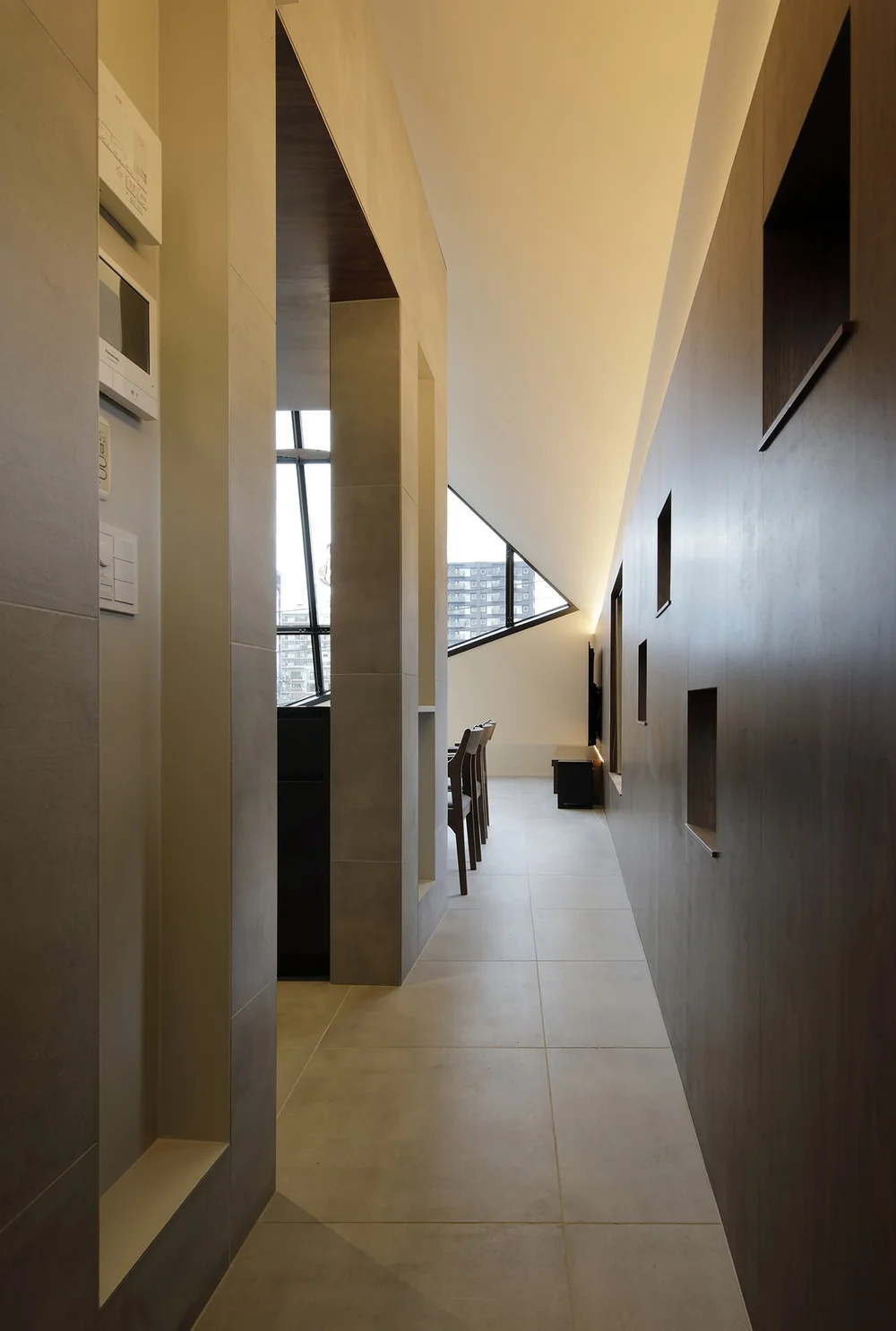 Koshigoe Architects - Angular House