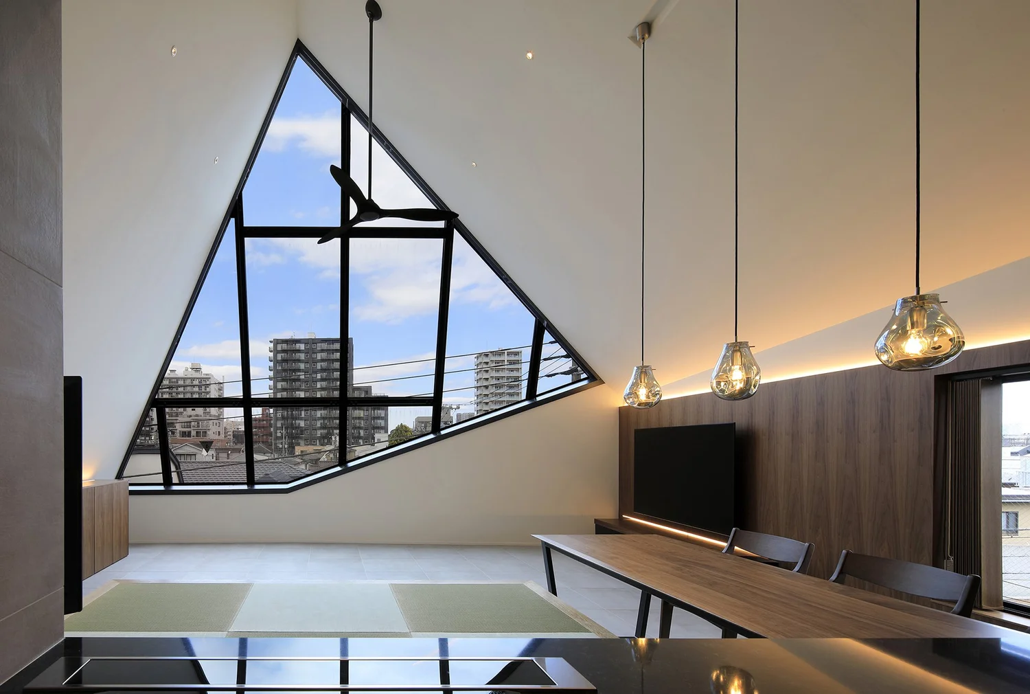 Koshigoe Architects - Angular House