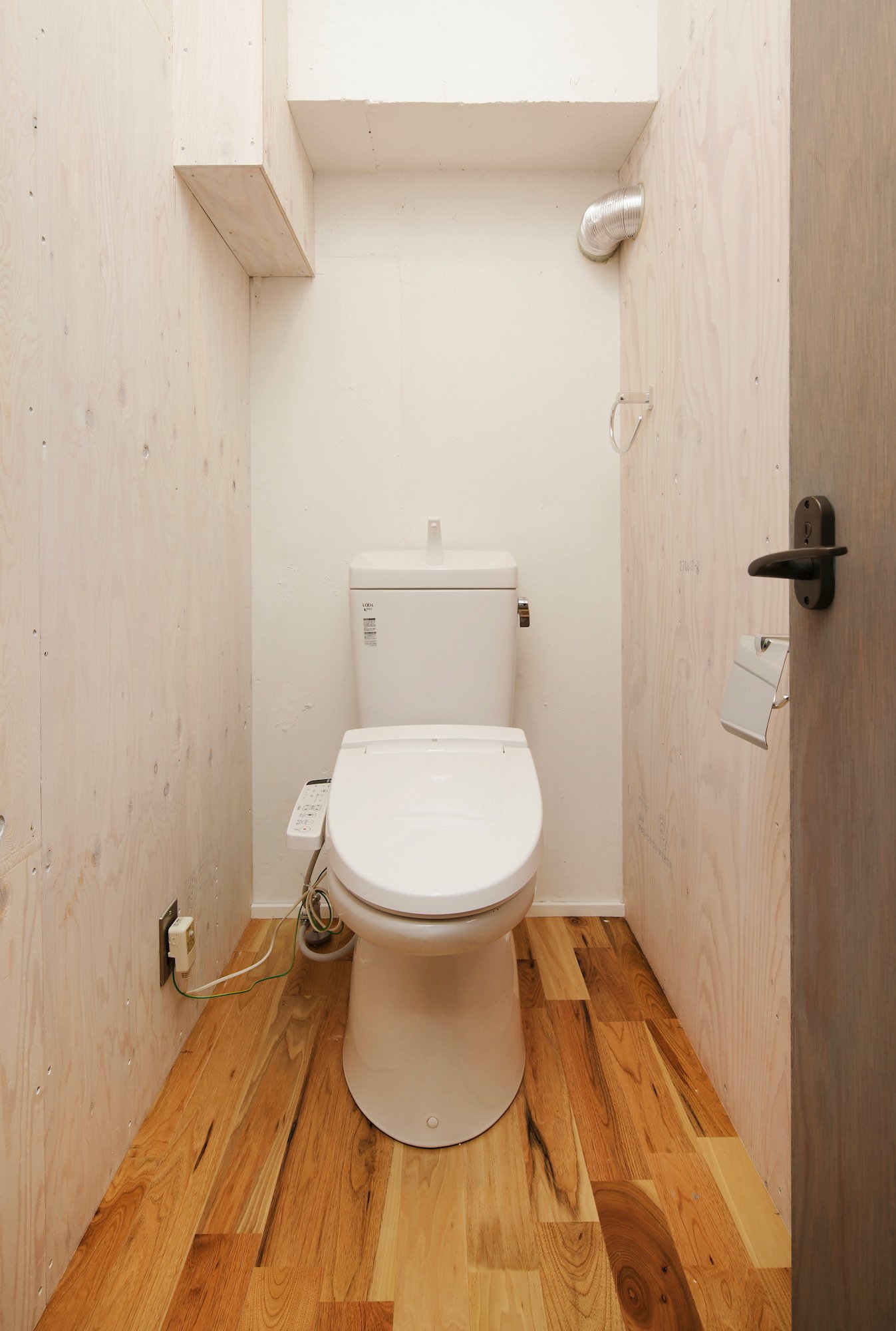 Koshigoe Architects - plasum (Renovation)