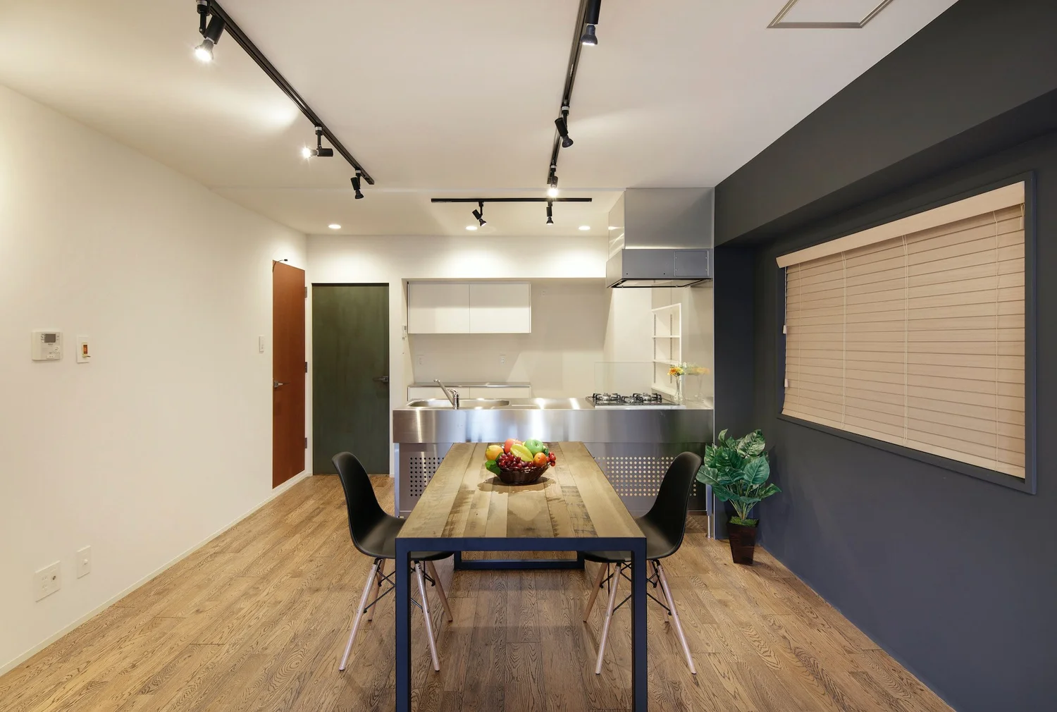 Koshigoe Architects - plasum (Renovation)