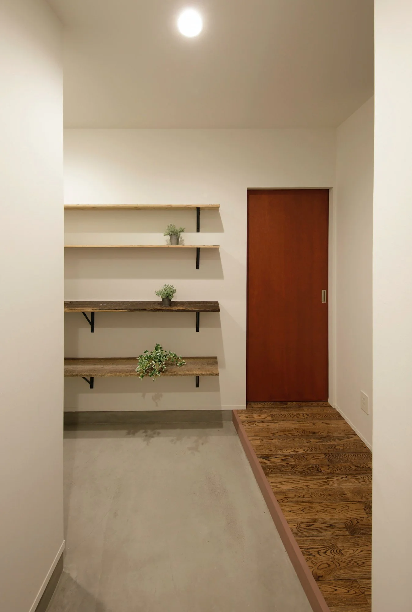 Koshigoe Architects - plasum (Renovation)