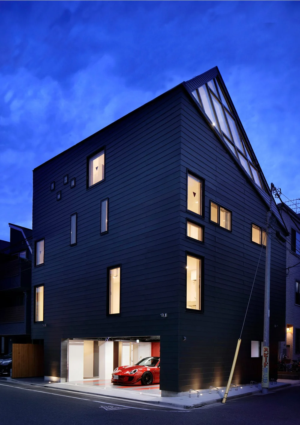 Koshigoe Architects - Angular House