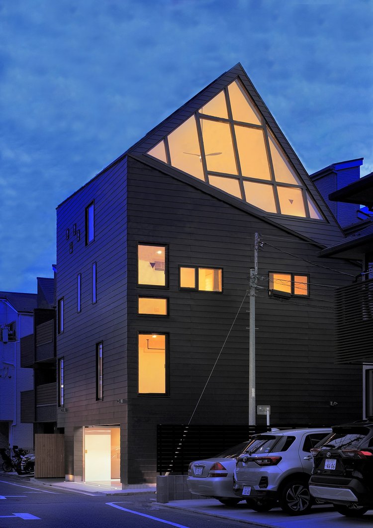 Koshigoe Architects - Angular House