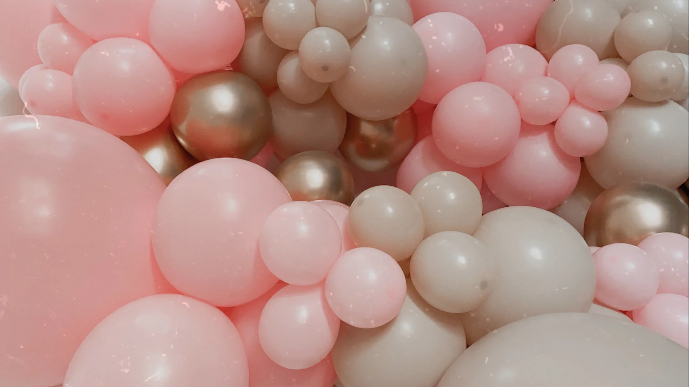 Balloonatiks - Perth Balloon Artistry