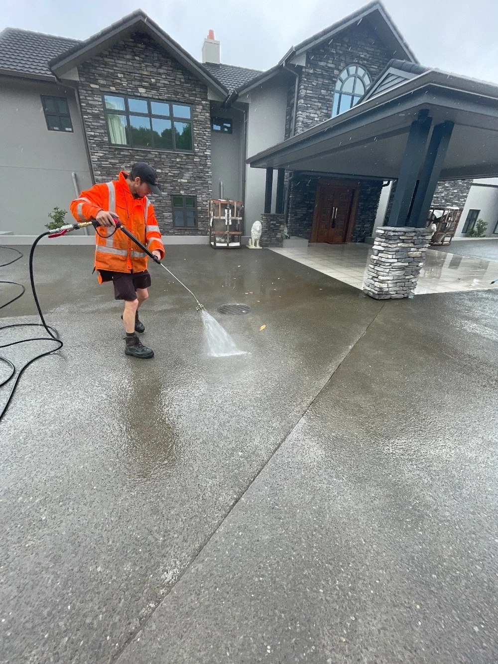 Concrete Cleaning NZ | Driveway & Path Pressure Washing Experts