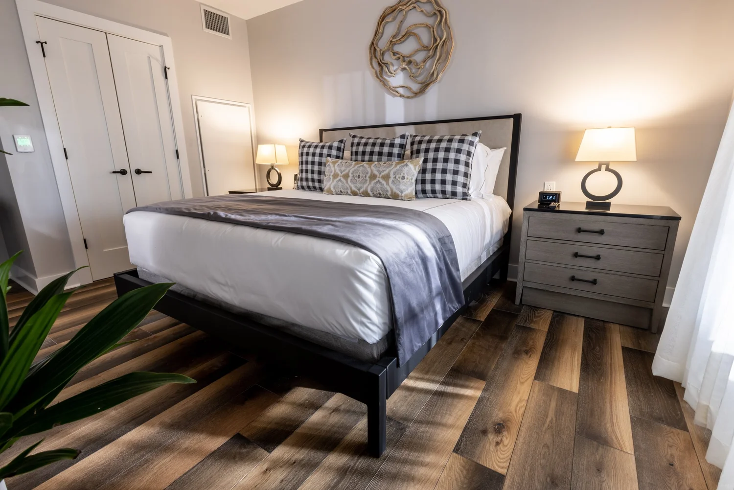 Vineyard Rooms & Suites — Nicewonder Farm & Vineyards