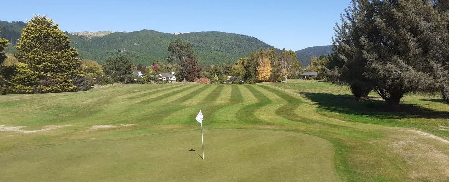 Kinloch Village Golf Club - Golf Course Kinloch