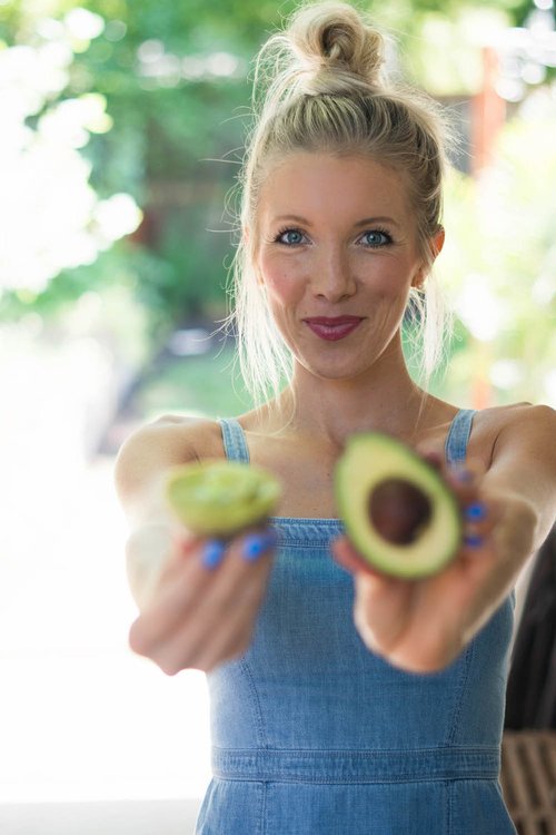 Avocado Key Lime Pie | A Raw Vegan Dessert — The Stanczyks | EatMoveRest