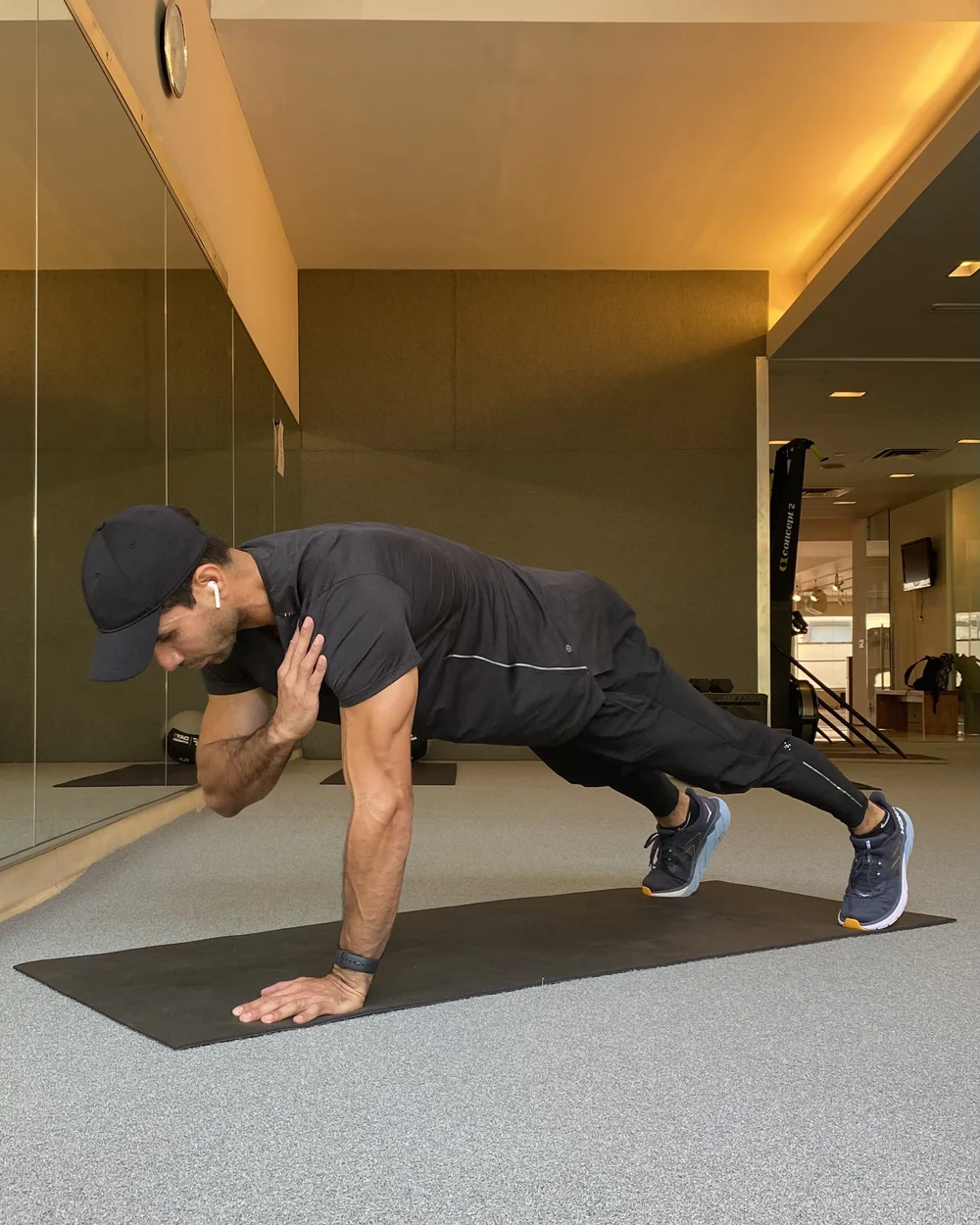 The Plank Progression: Shoulder Taps — Esteban-Fit