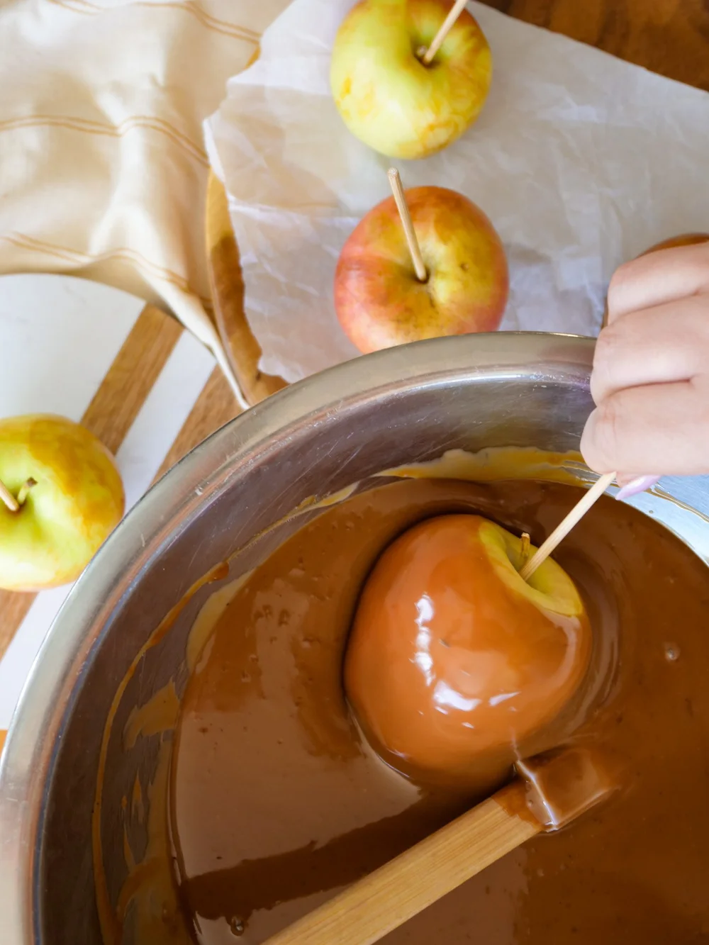 Dairy Free Caramel Apples With Chocolate Drizzle