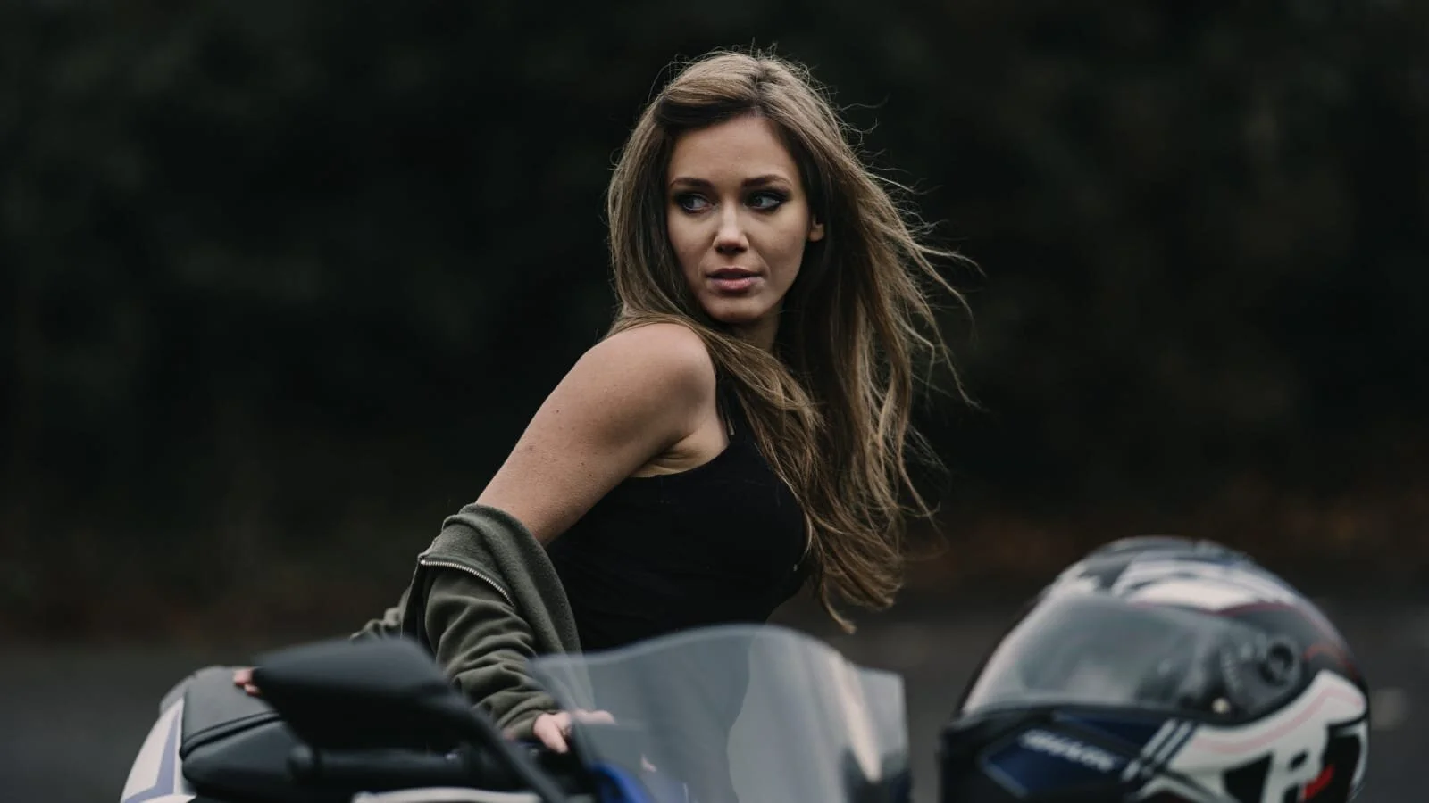 Photos — Actress Megan Lockhurst