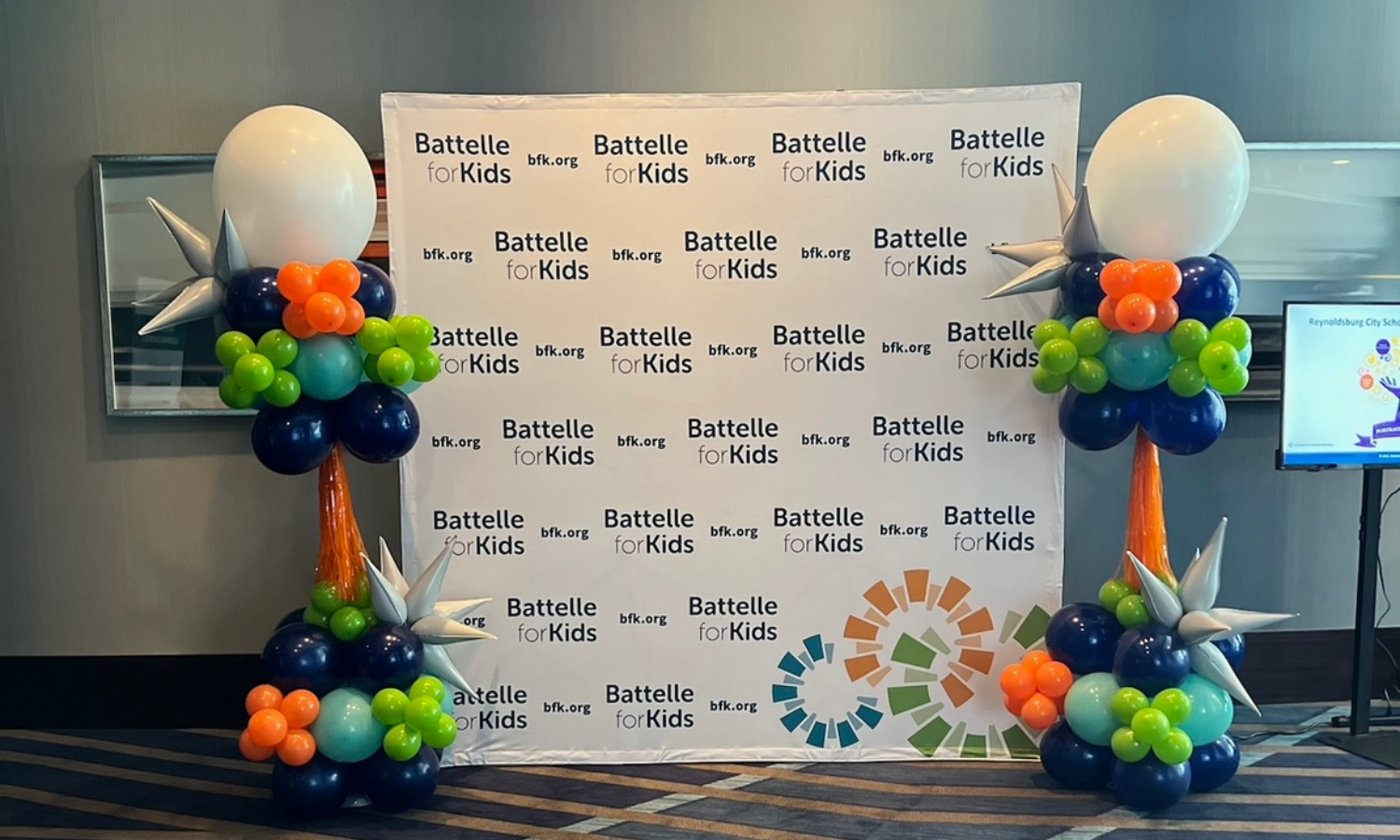 Balloon Towers & Arches — BALLOONS & BEYOND HTX