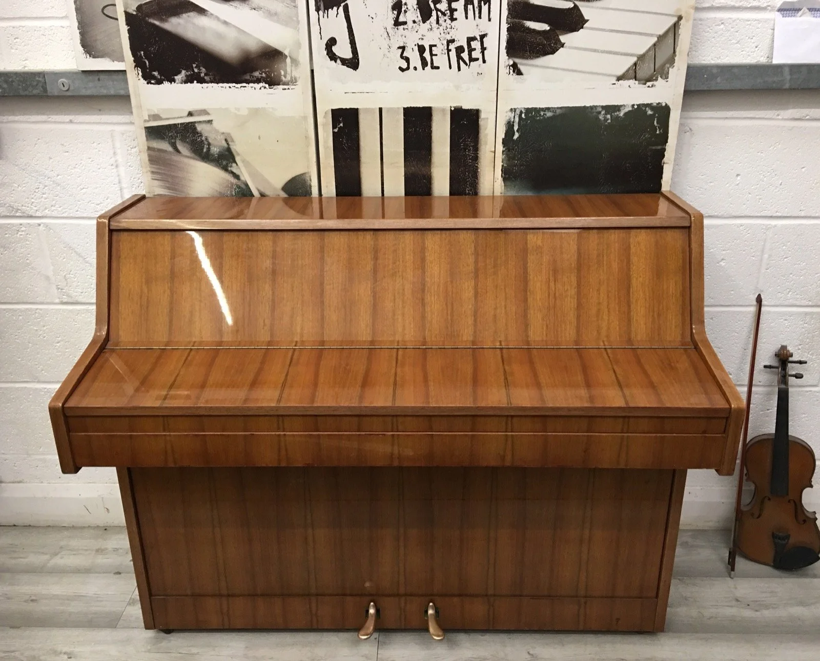 Used piano sales and removals — Pianos Direct