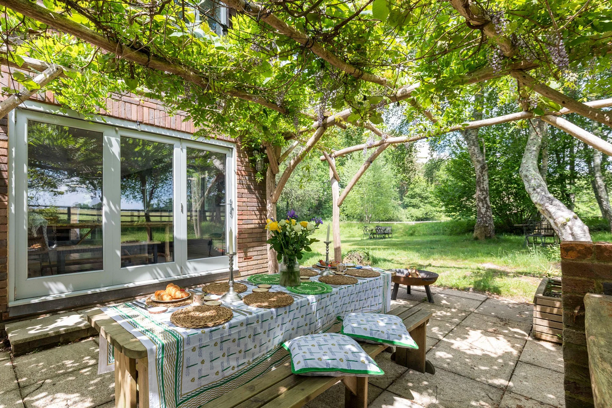 Lower Barn House | West Sussex | Big family holiday house with space ...