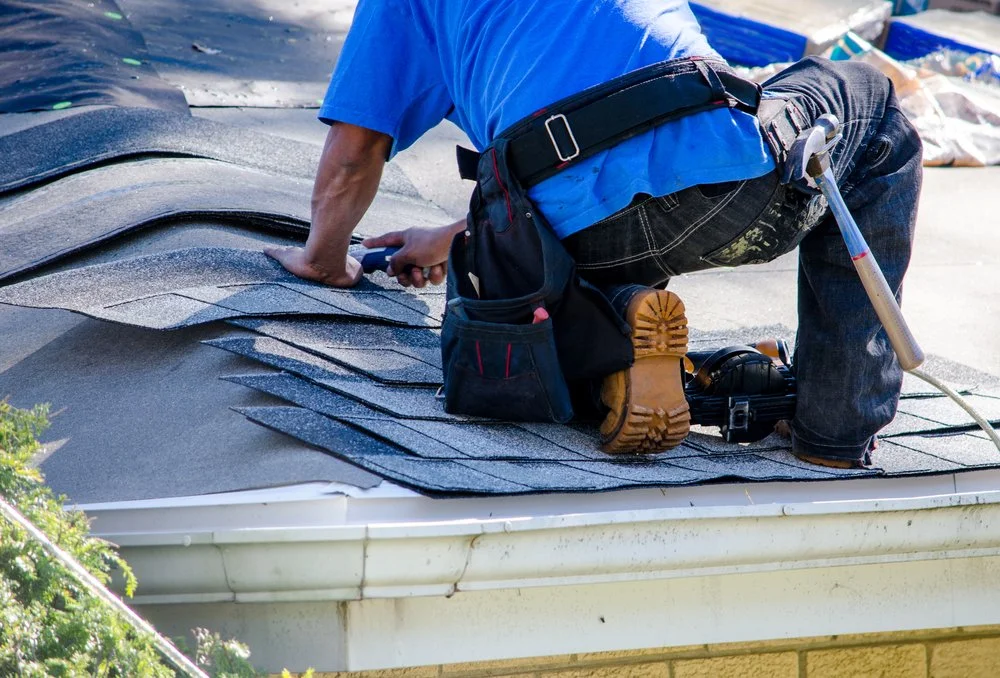 A Complete Guide to Trace Discreet Signs of Roof Damage