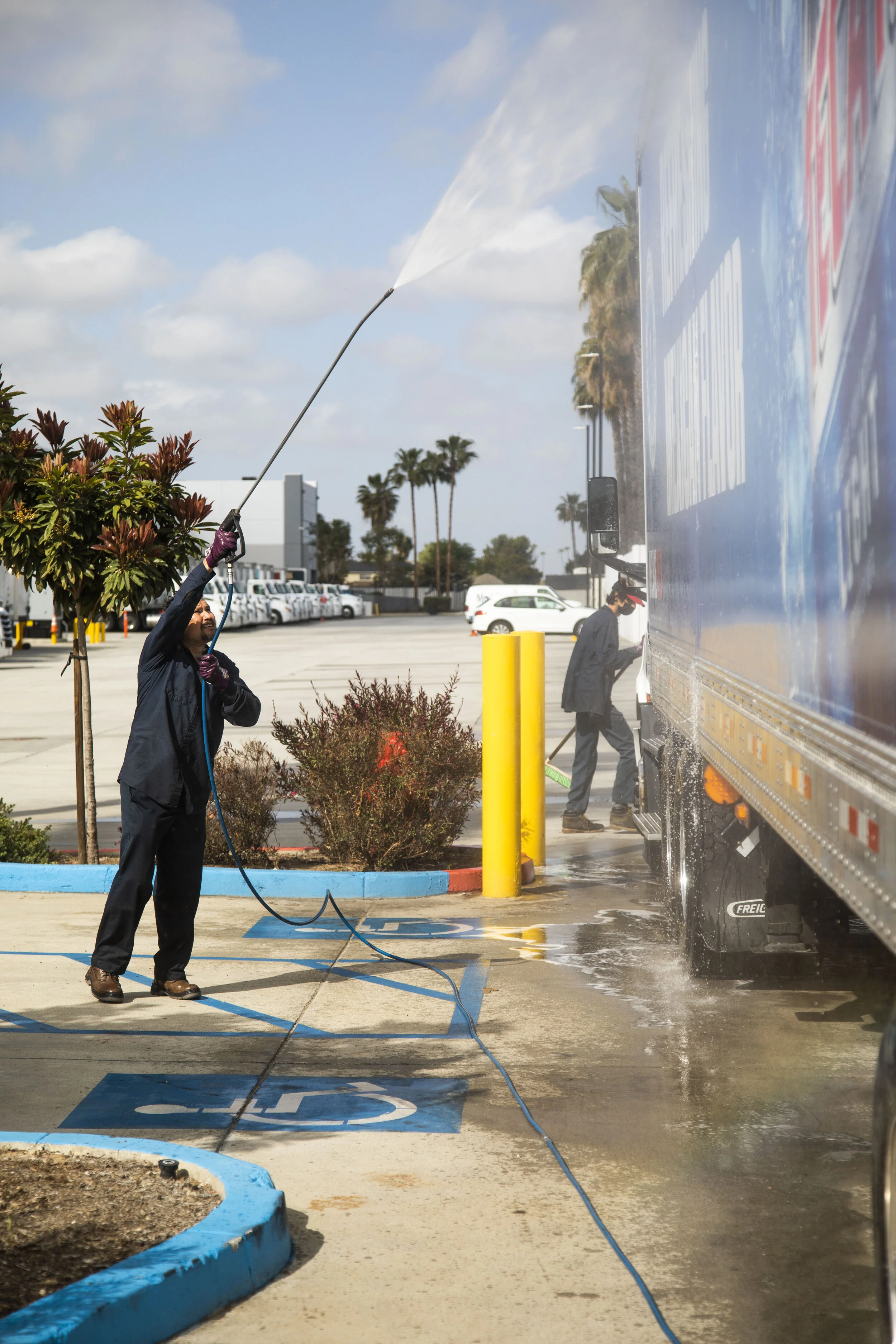 Mobile Fleet Wash - Services — mfwcorp