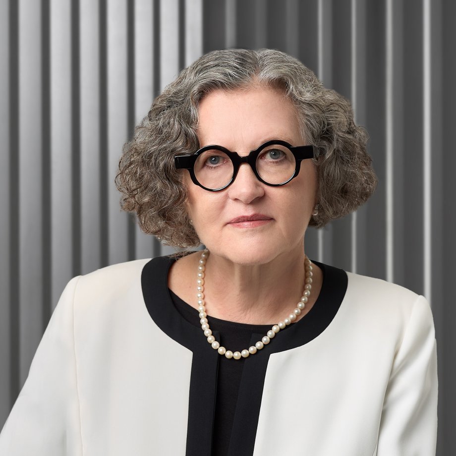 Susan Pearson - Family Lawyer | Pearson Emerson Family Law