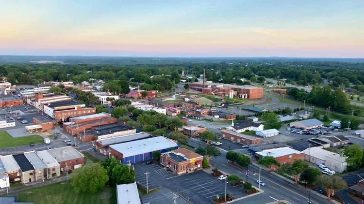 Explore Forest City