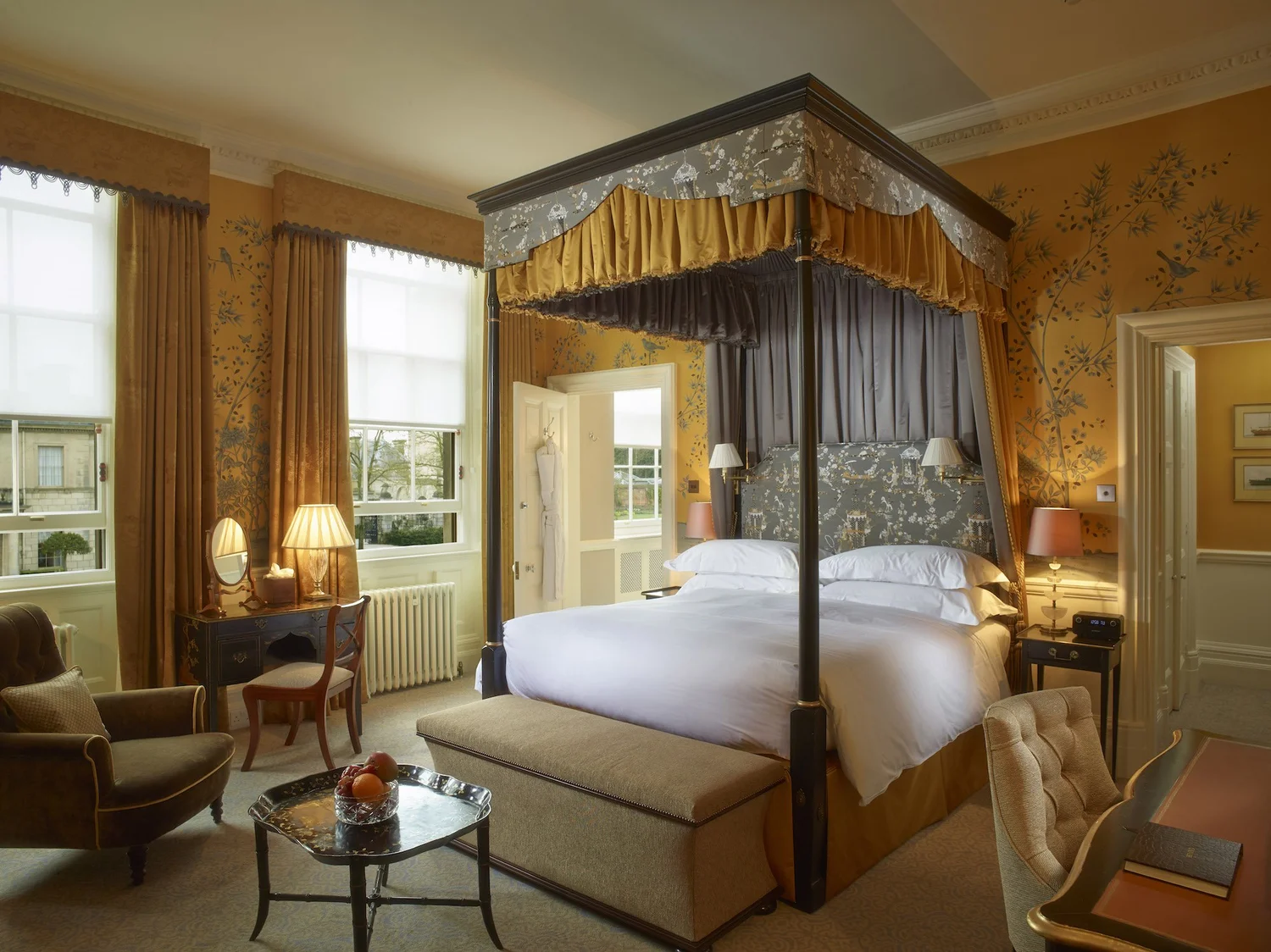 Unveiling the Secrets of Successful Boutique Hotel Management — Lulu's ...