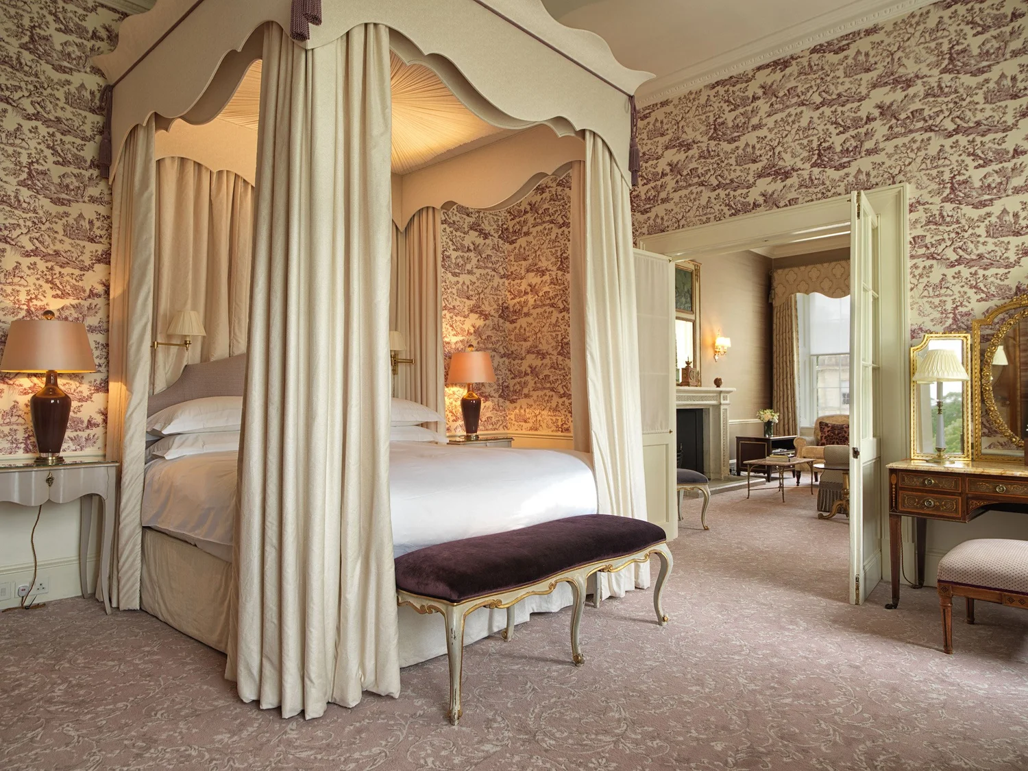 Unveiling the Secrets of Successful Boutique Hotel Management — Lulu's ...