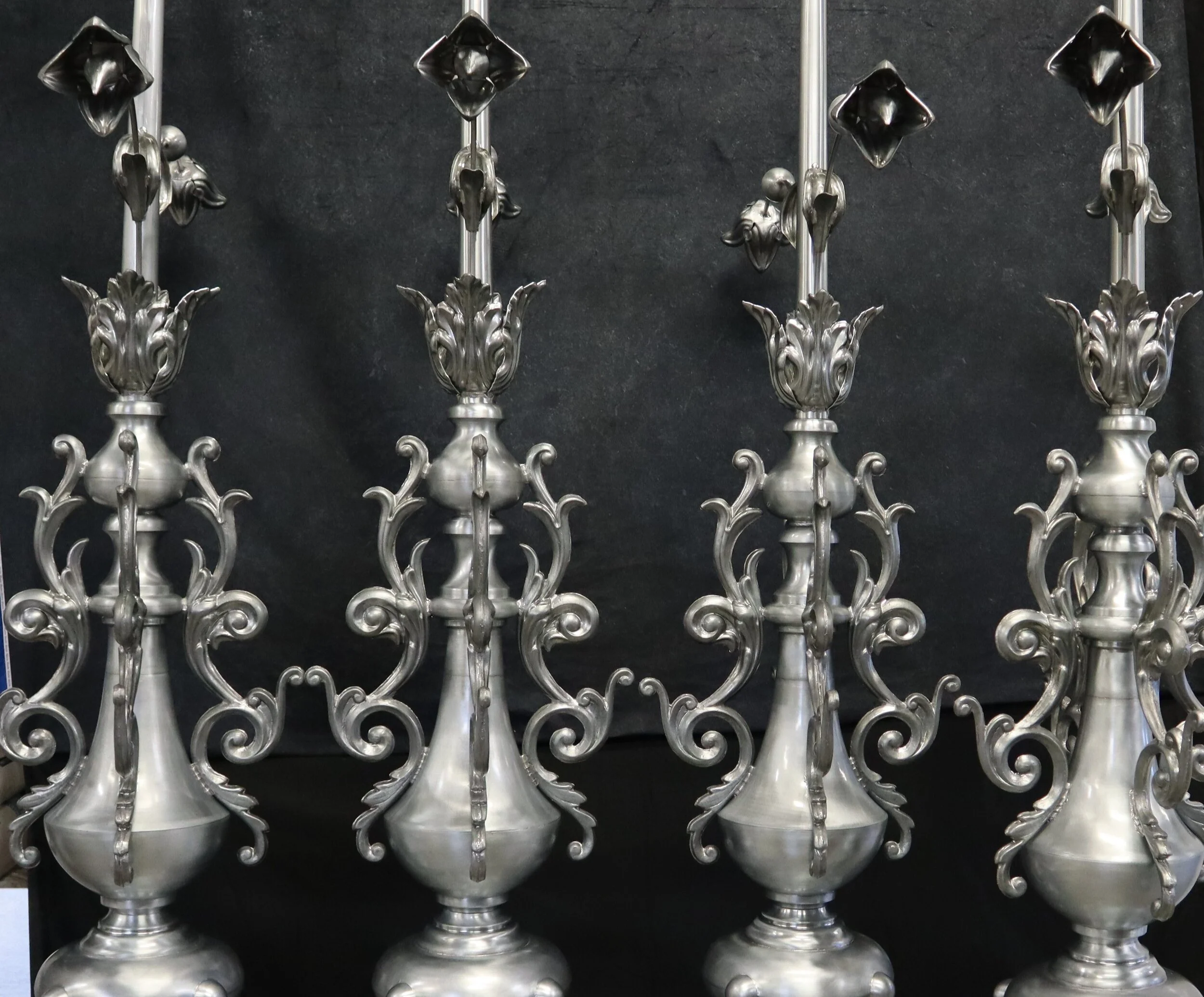 Estampage du zinc et cuivre — L'Atelier Auder d'Ornements