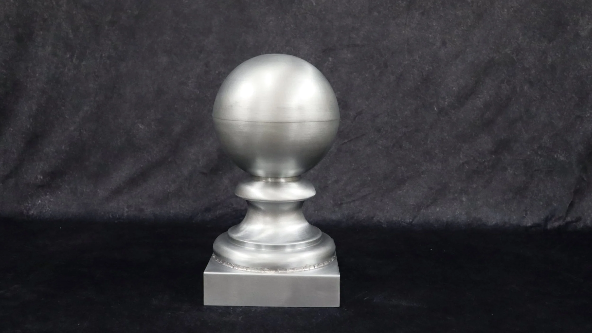 Ornementation de dôme d'église - oeils de bœuf I pots à feu I putti et ...