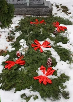Winter Decorations — Chippiannock Cemetery, Rock Island IL