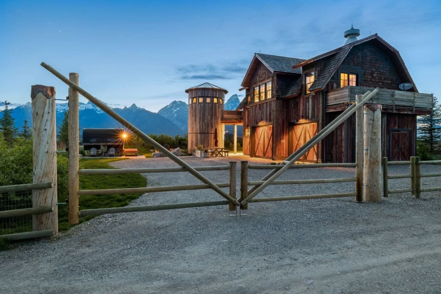 BARN INSPIRED RESIDENCE — Dubbe Moulder Architects - Jackson Hole, WY ...