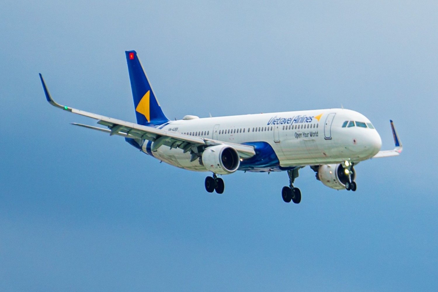 Vietravel Airlines Signs Five-Year Renewal of Radixx Passenger Service ...