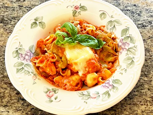 Perline Pasta with Tomato Cream Sauce — Deno's Diner