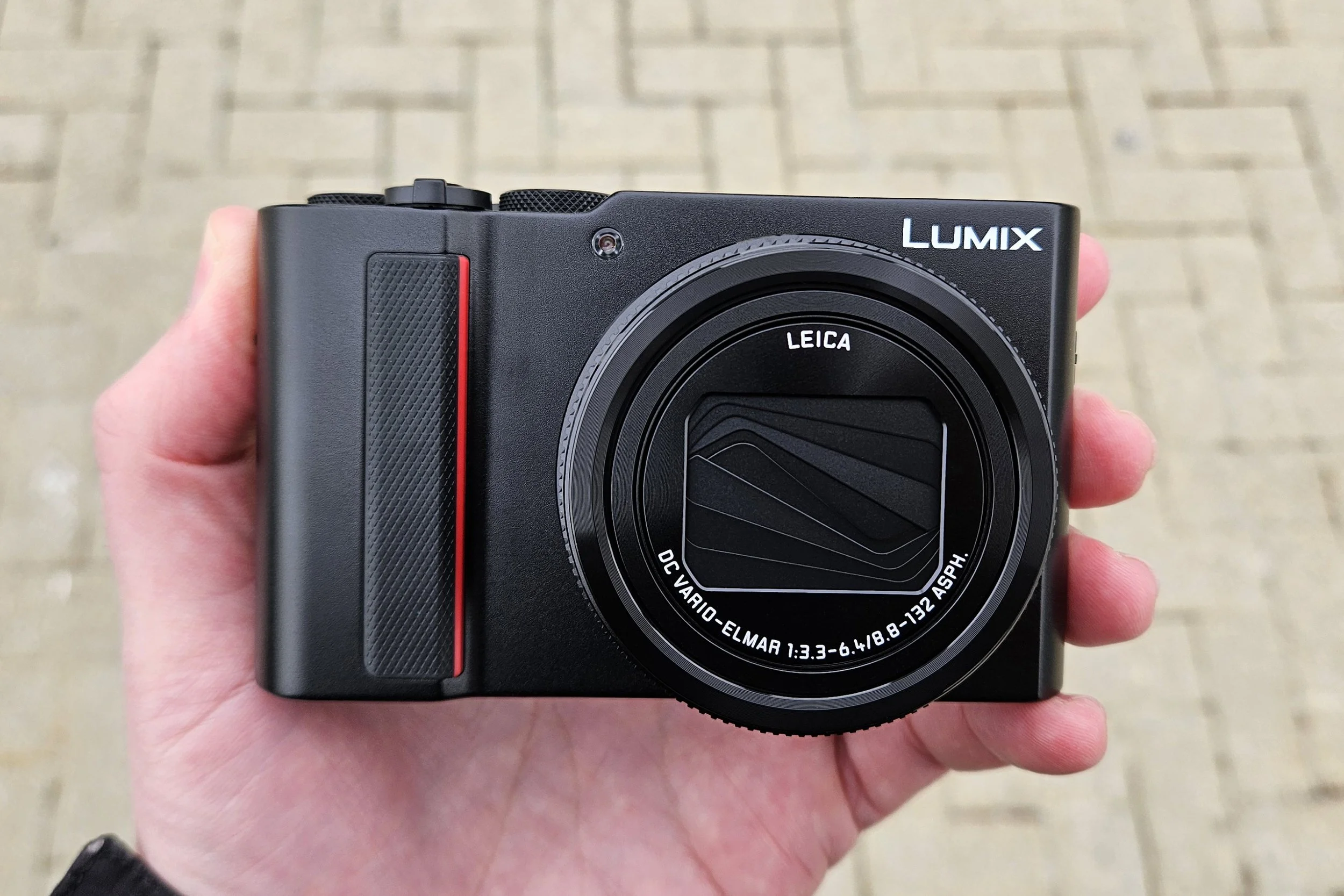 Panasonic Lumix ZS200D Review (2024): I might never use another camera ...