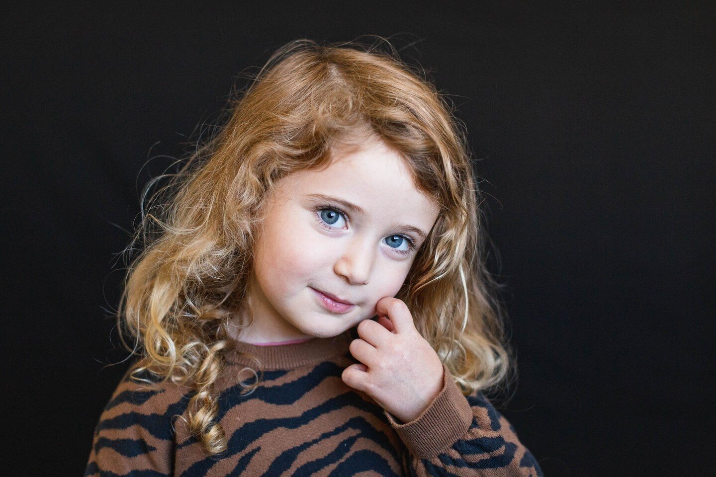 Poses to capture during children's portrait mini sessions — Stephanie ...