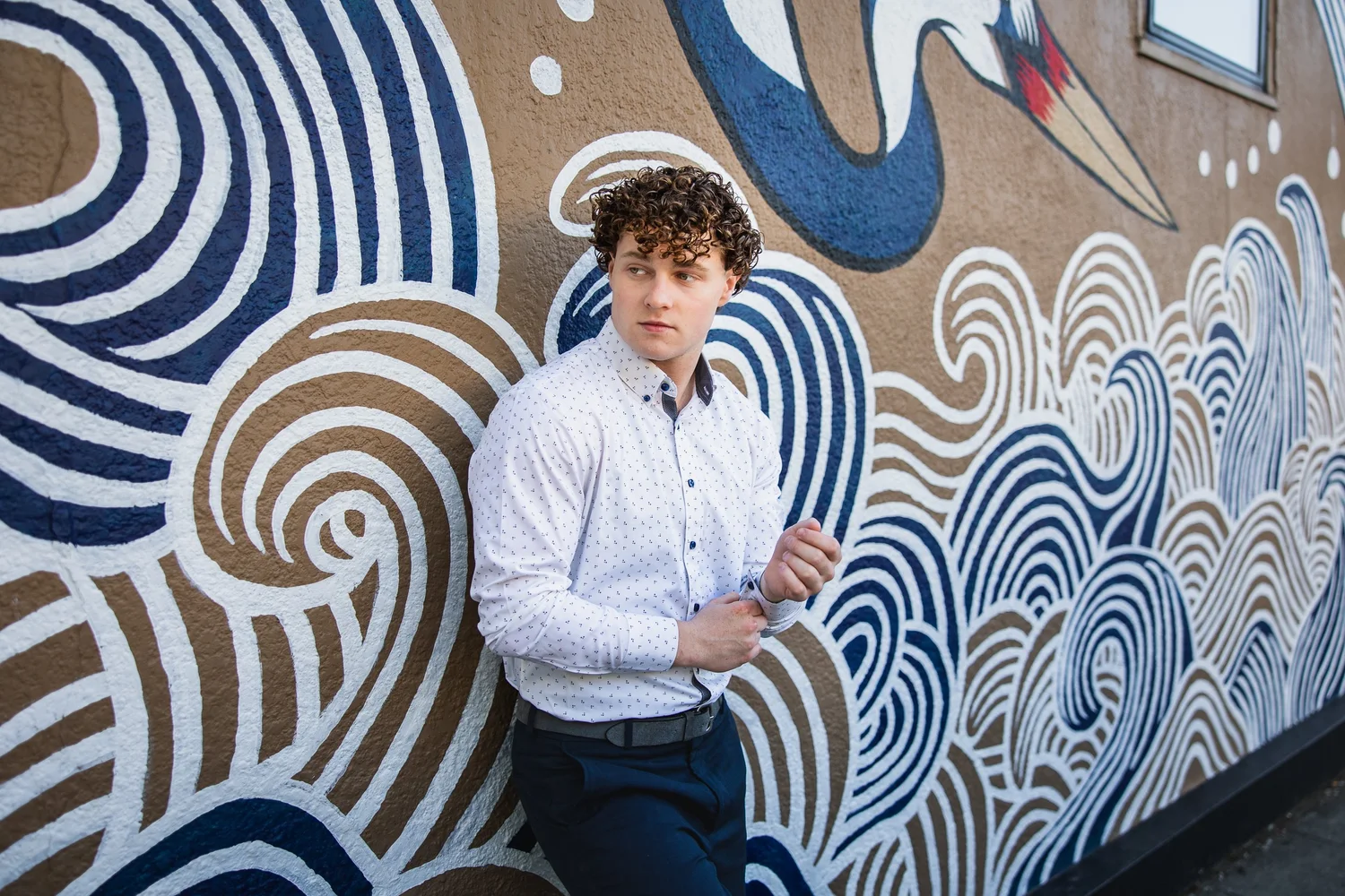 Senior Boy Photo Poses That Actually Help Him Relax (and Look Amazing ...