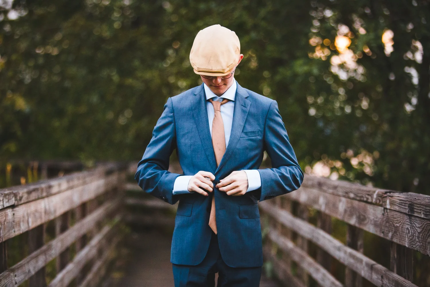 Senior Boy Photo Poses That Actually Help Him Relax (and Look Amazing ...