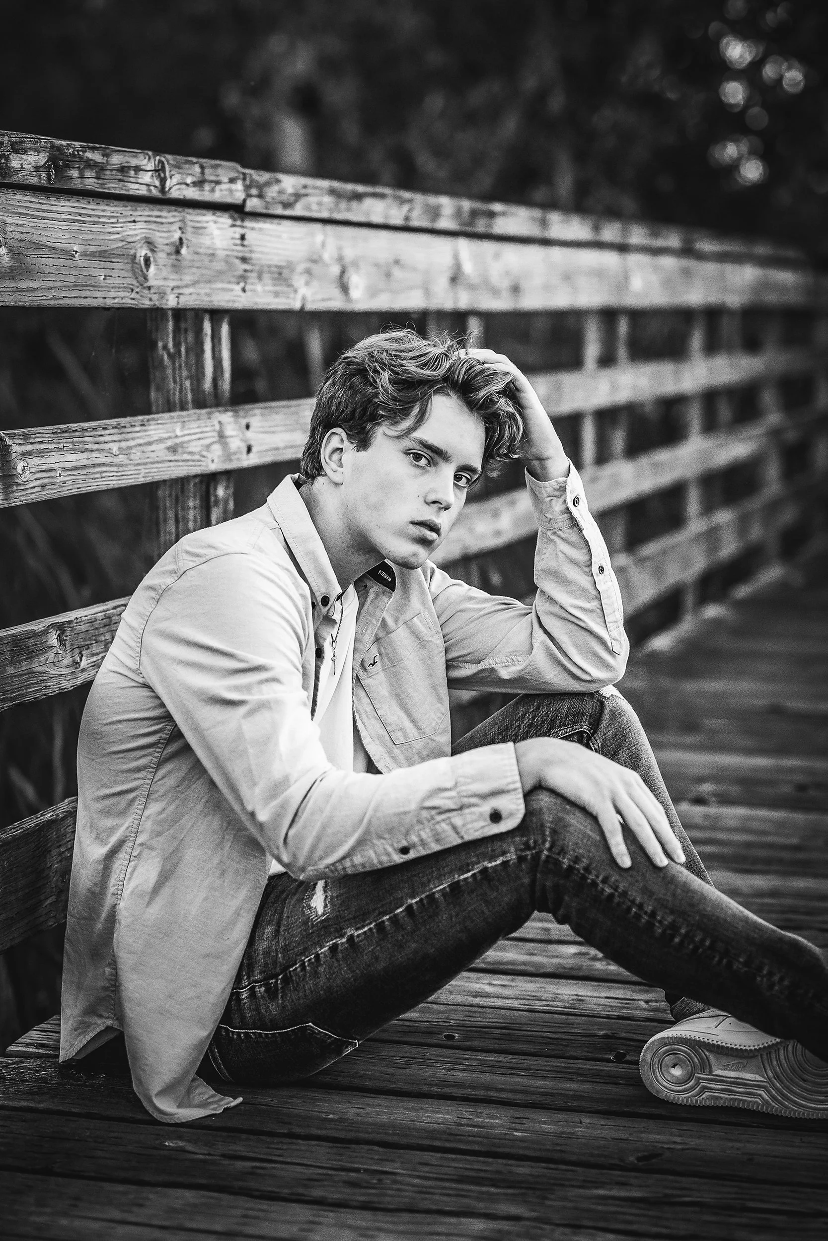 Senior Boy Photo Poses That Actually Help Him Relax (and Look Amazing ...