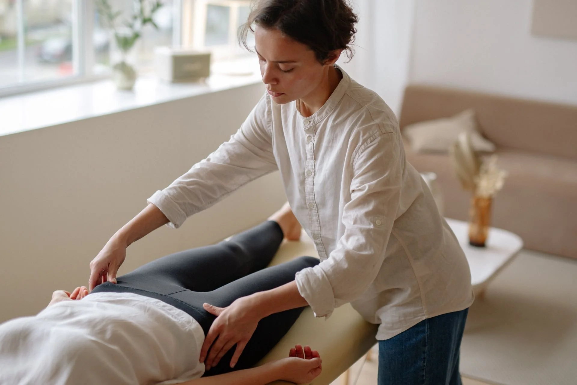 Hip Flexor Massage Techniques for Pain Relief and Flexibility — Spa Theory