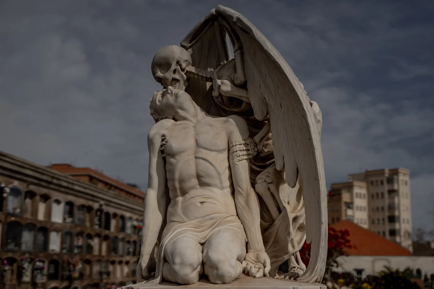The Kiss of Death, Poblenou Cemetery — The Alternative Guide