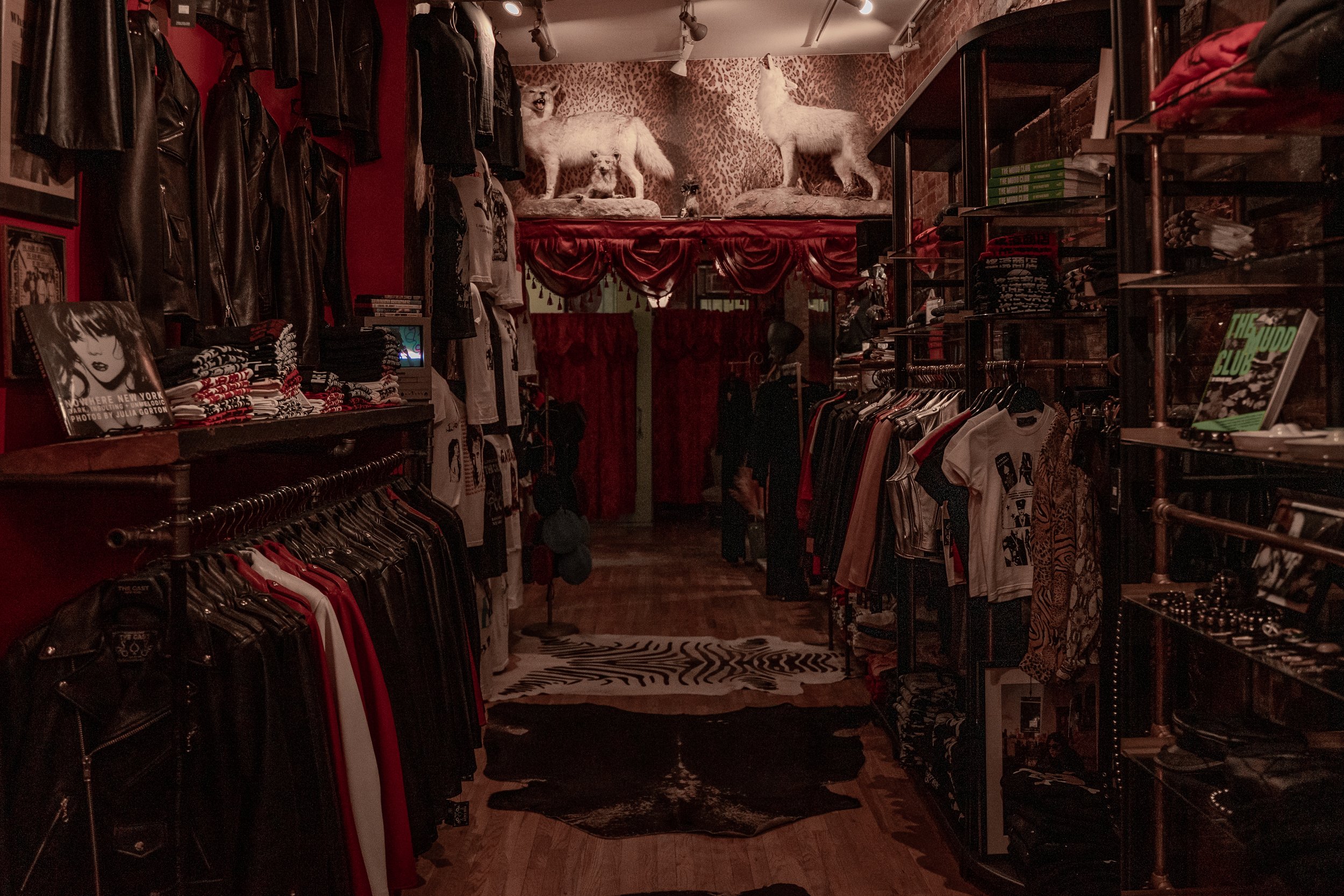 The Cast — The Alternative Guide