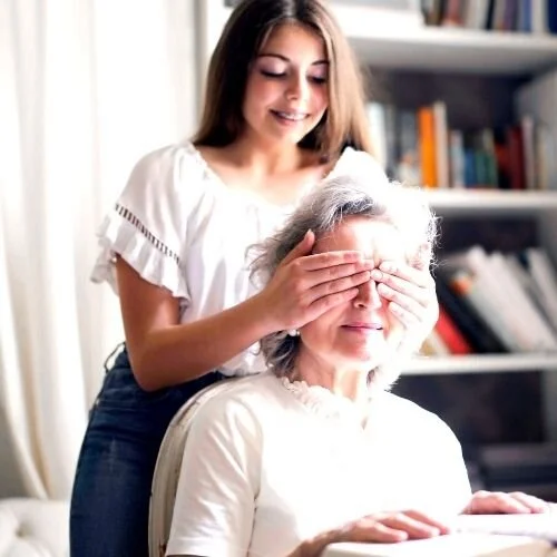 6 gift ideas for older people that won't break the bank (that they'll ...