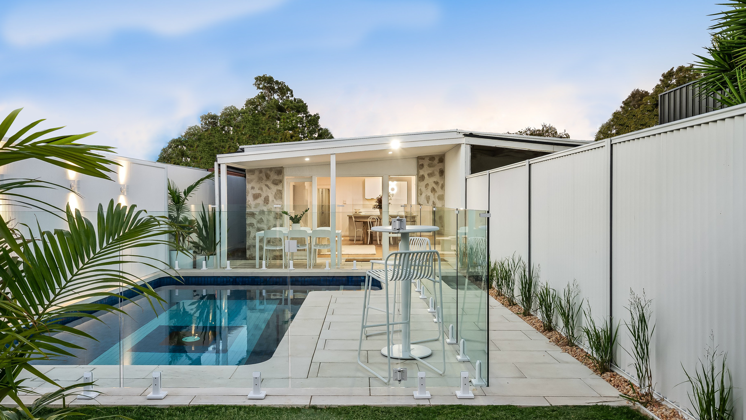 Swimming Pool Coping and Capping Adelaide - HEWNSTONE