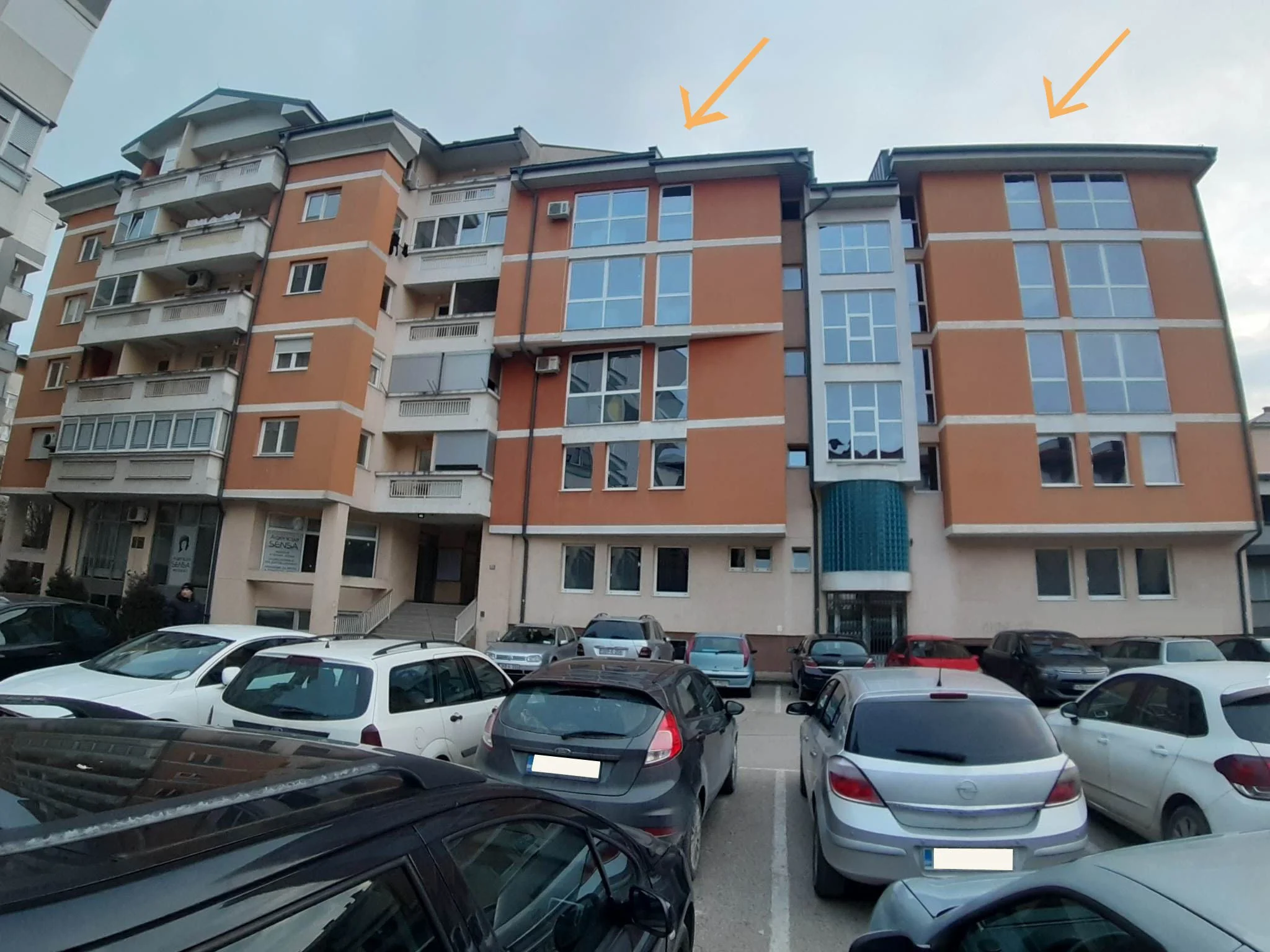 Poslovni objekat sa više poslovnih prostora u centru grada Doboja ...