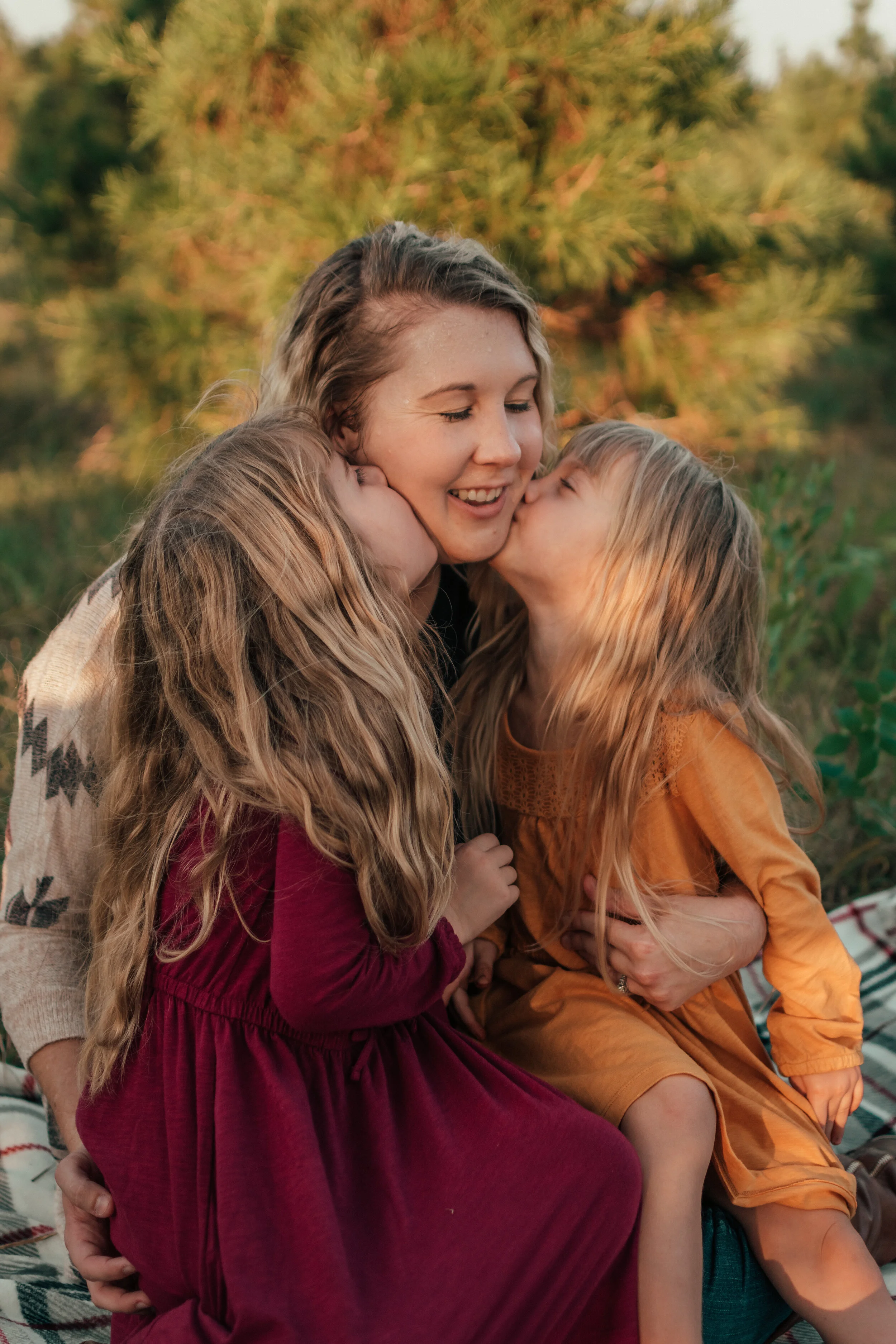 The Mitchell Family at Holiday Acres — Kiersten Ortiz Photography