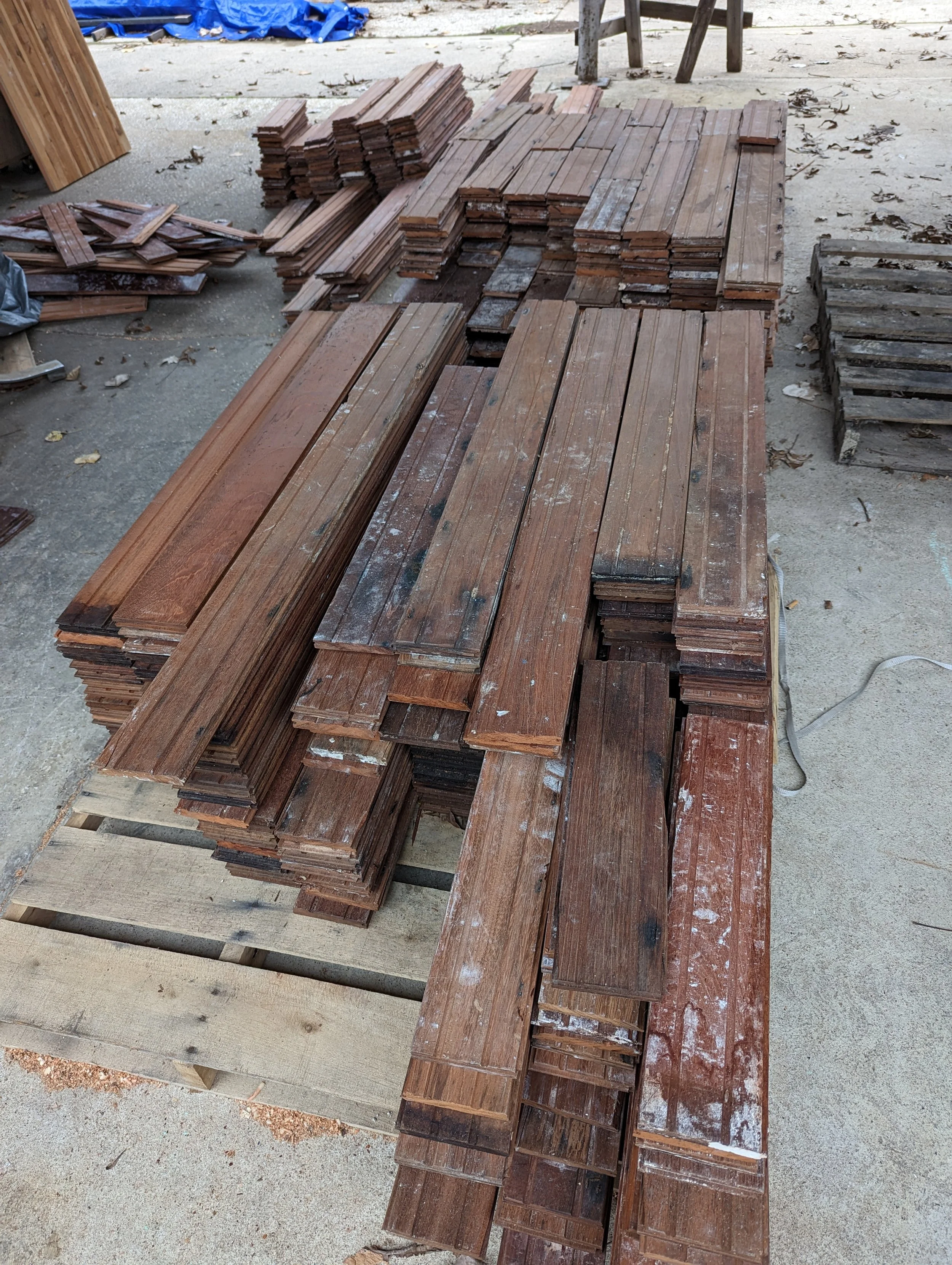 6’ marble round top — Orr-Reed Wrecking Co.