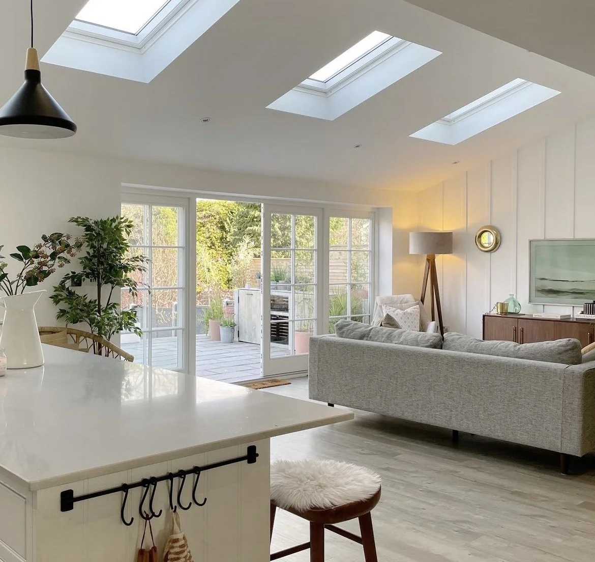 How to arrange furniture in your open plan kitchen living dining room ...