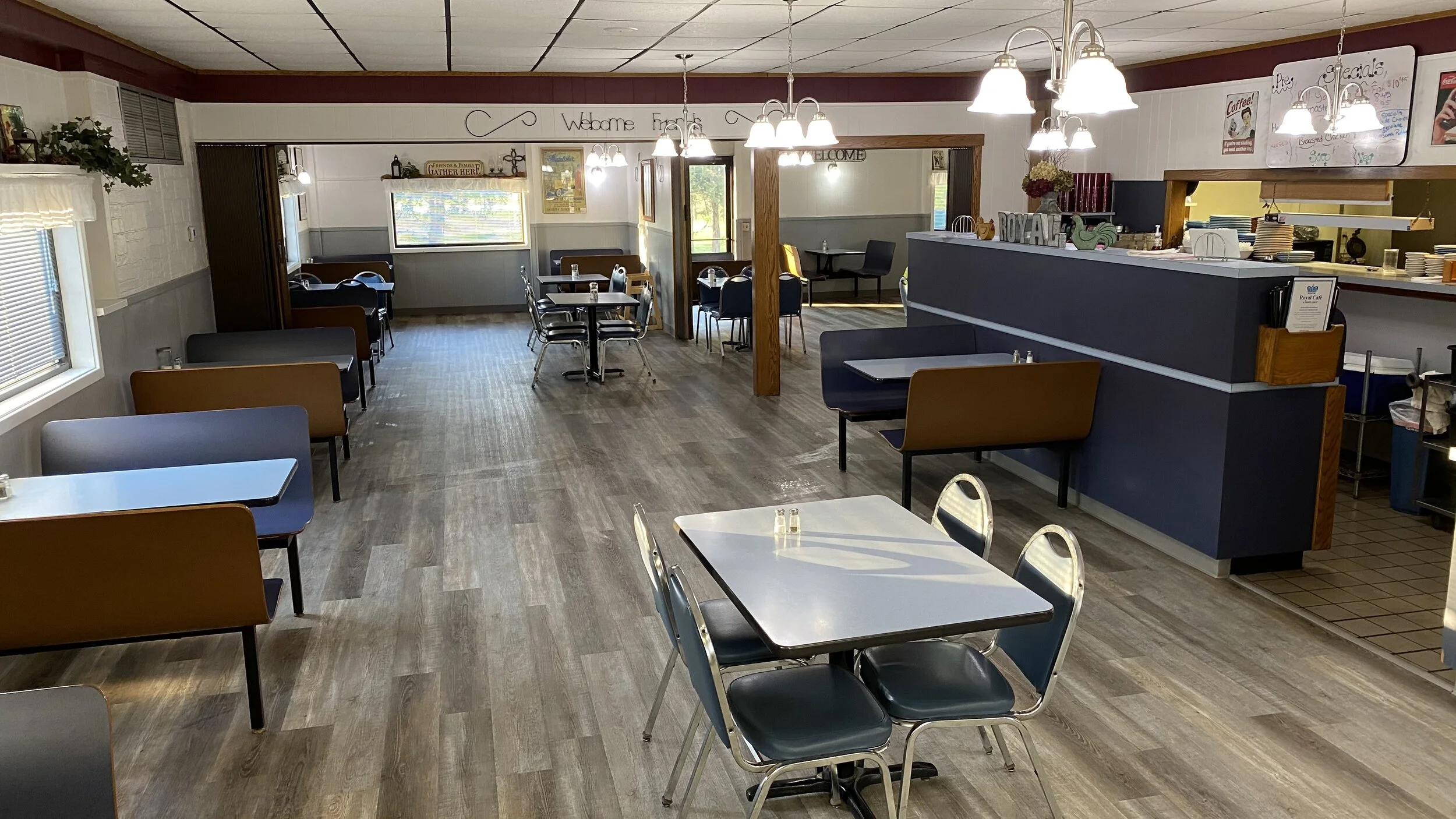 Contact — Royal Café