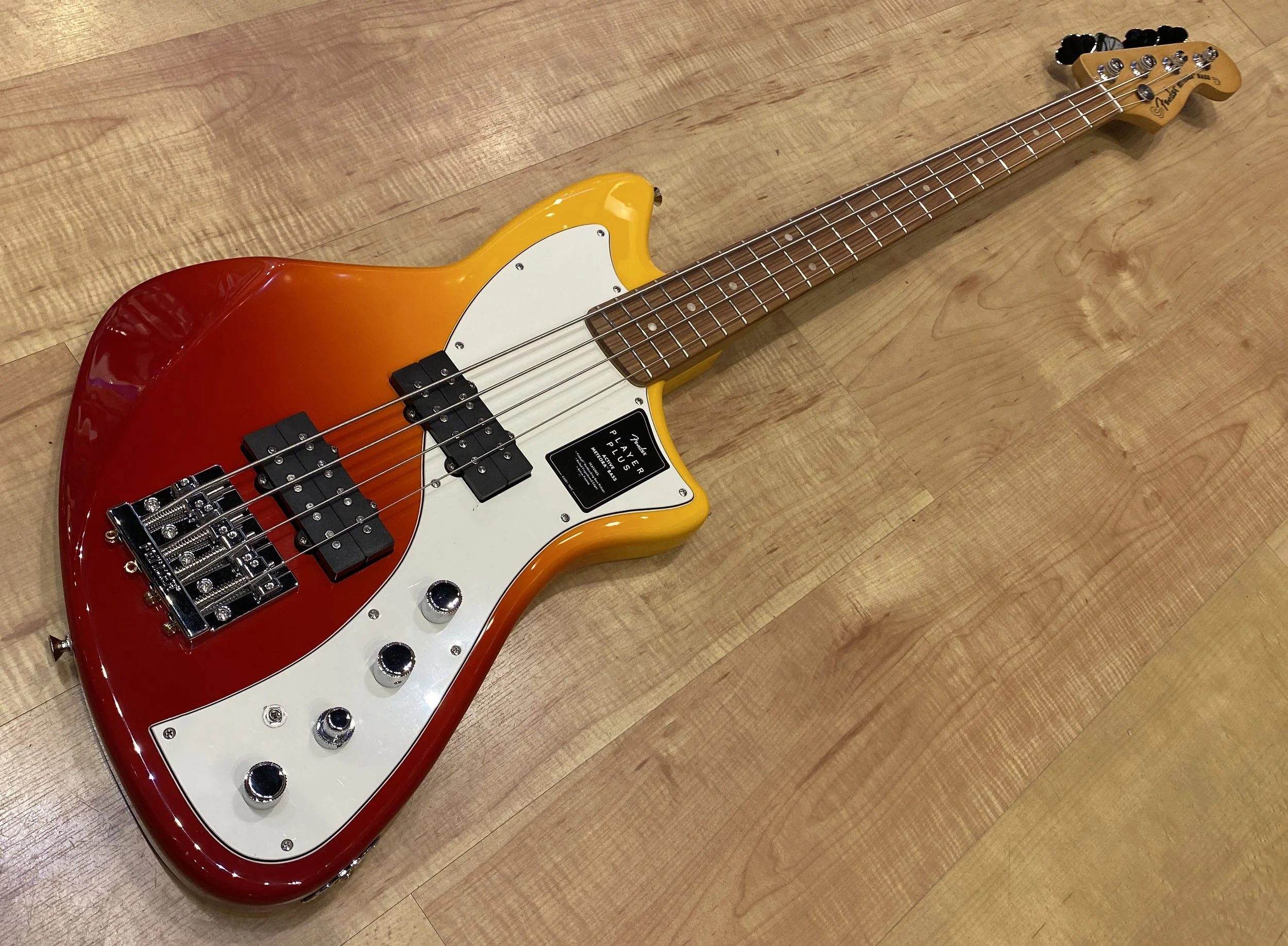 Fender Player Plus Active Meteora Bass Tequila Sunrise — Andy Babiuk's ...