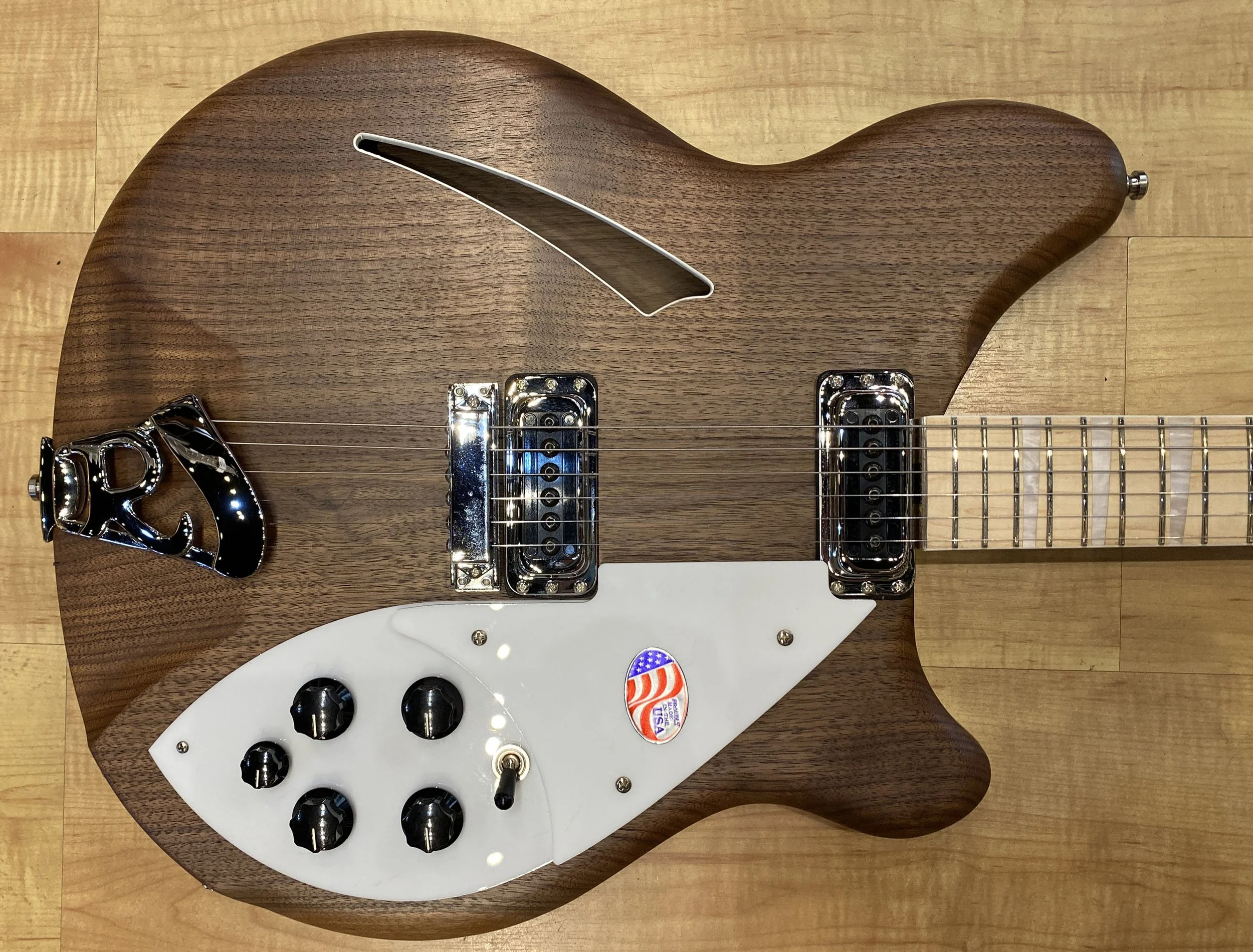 Rickenbacker 360W 6-String 21-Fret Electric Guitar Walnut — Andy Babiuk ...