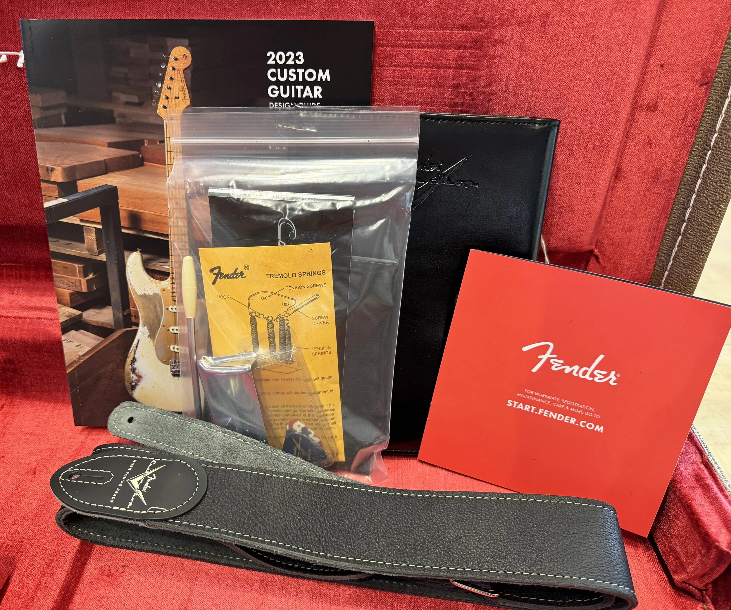 Fender Custom Shop Beatle Spec '64 Relic Stratocaster with Matching ...